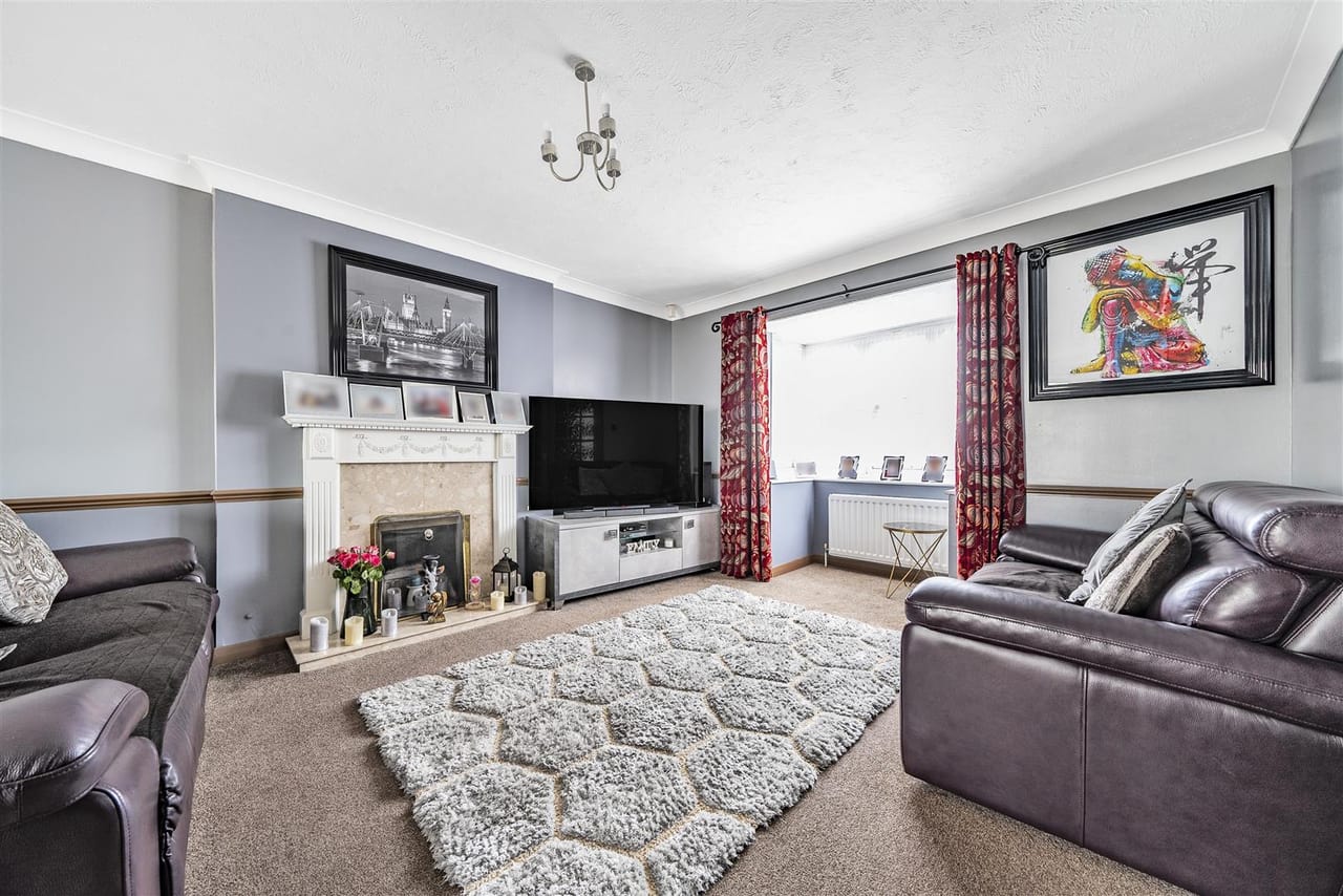 3 bed detached house for sale in Hawkwood, Maidstone | Simon Miller ...