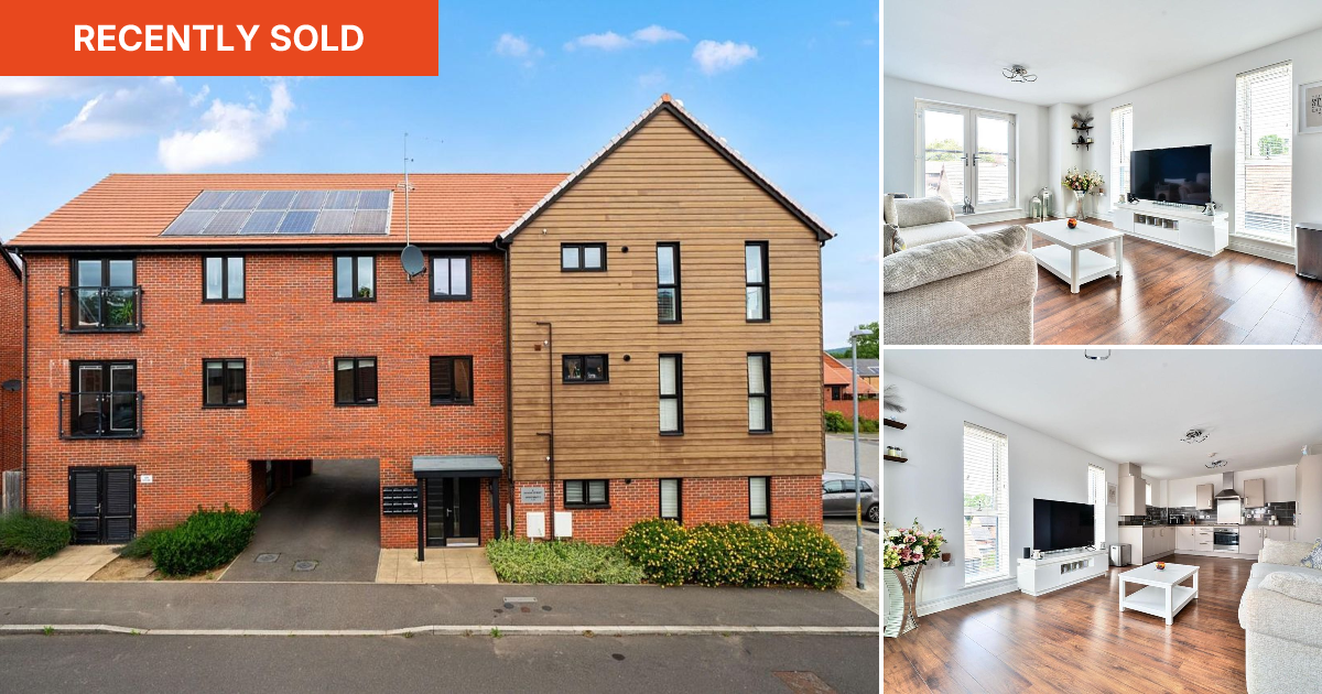 2 bed flat for sale in Rowan Street, Leybourne, West Malling | Simon ...